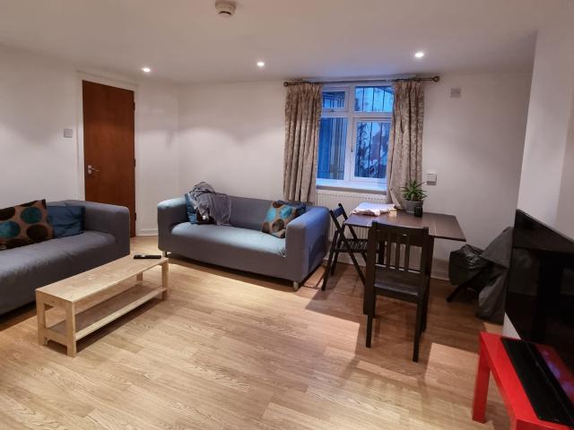 1a Midland Road