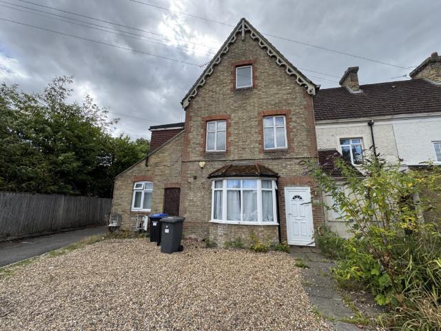 1a South Road Englefield Green Surrey 5 bed end of terrace house to rent £4,300 pcm £992 pw
