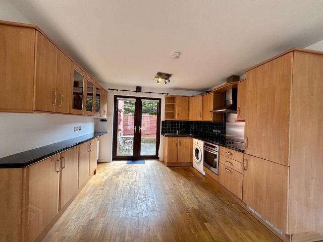 1a St John's Court, Belfast, BT7 3HS