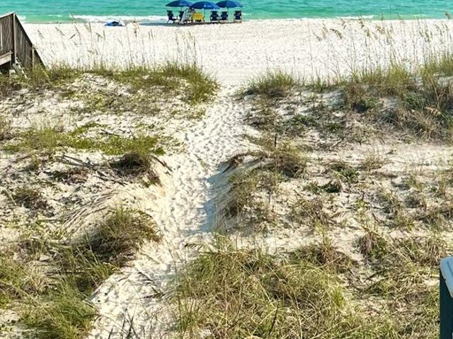 1B/1B Furnished Condo Across the Street from the Gulf of Mexico!