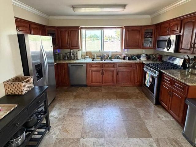 1B1B in a 4B4B, 3 story townhouse Culver City