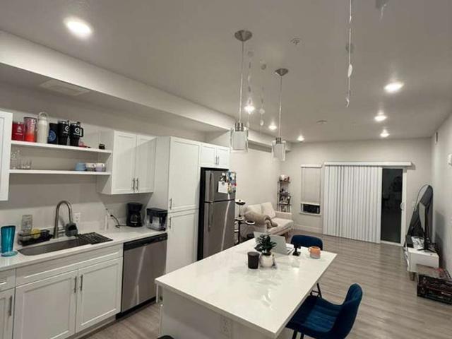 1b1b luxury apartment lease transfer