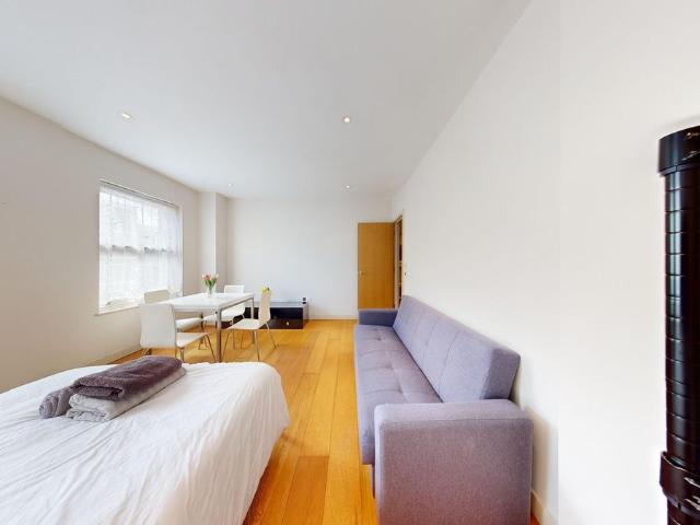 1B Redcliffe Road, London SW10, 2 bed flat to rent, £3,099 pcm | PrimeLocation