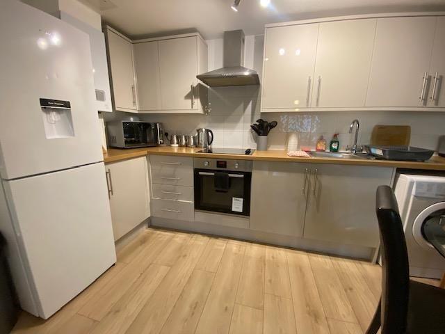 1B Silver Street, Peterborough PE2, 2 bed flat to rent, £915 pcm | PrimeLocation