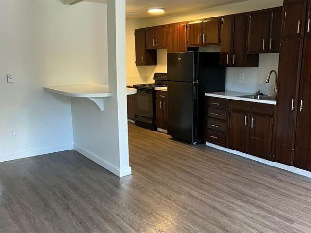 1bd/1ba in Central District!