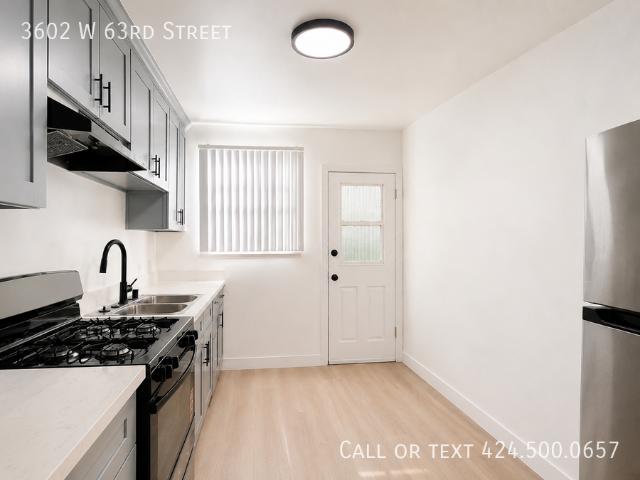 1BD/1BA with On Site Parking!