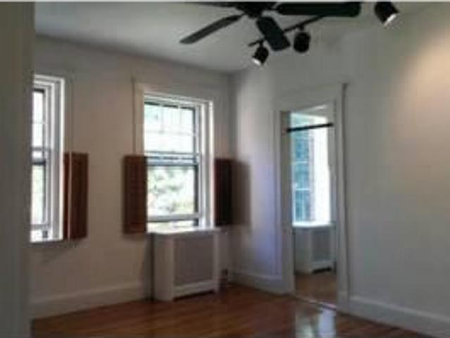 1bd, 1 full ba apartment in Neighborhood Nine
