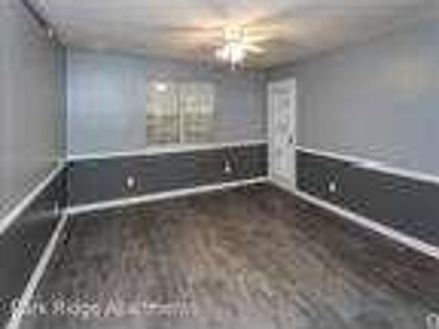 1Bd 1Ba Available $950 Per Mo