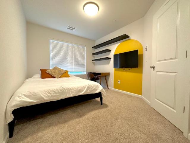 1BD + Private BA in New Townhouse| SeattleRenton
