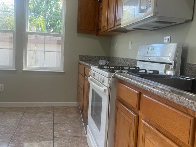 1bed bath adu in lovely neighborhood
