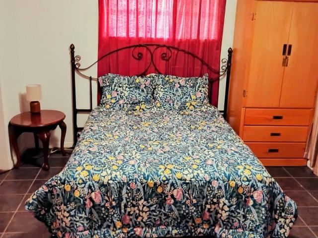 1BEDROOM,1BATH TURNKEY FURNISHED,HUGE AZ ROOM
