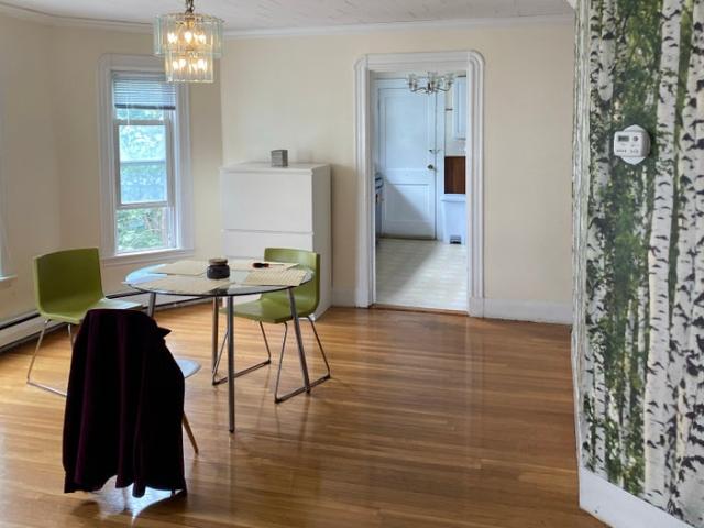 1big room in 4bed 2min walk to Davis Sq T, parking
