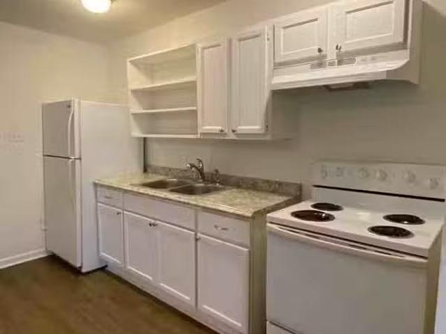 1BR/1.0BA 5523 Avenue O 1/2