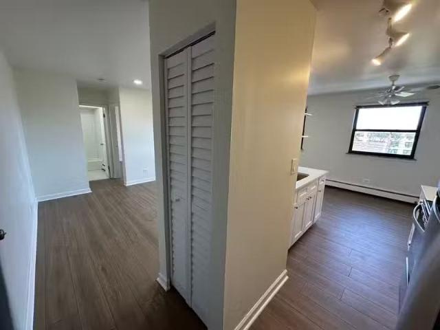 1BR/1.0BA 5750 N. Sheridan Rd