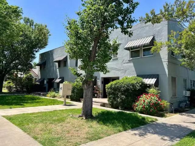 1BR/1.0BA 680 Hedges 1327 Linden Ave