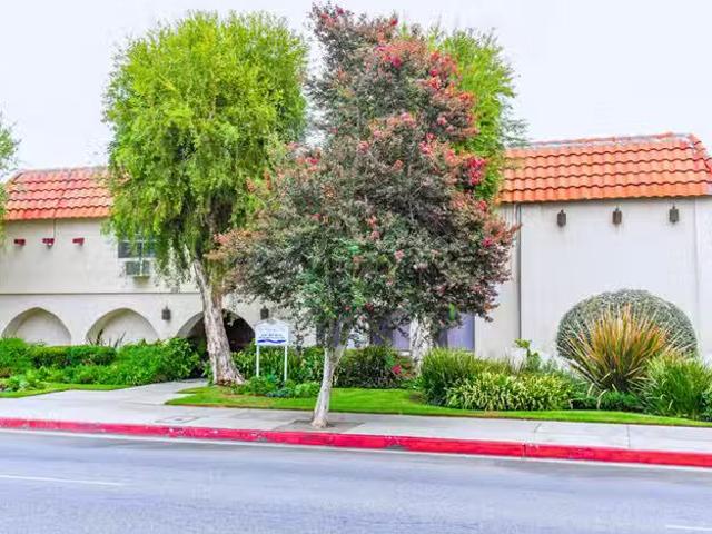 1BR/1.0BA 7356 Corbin Ave