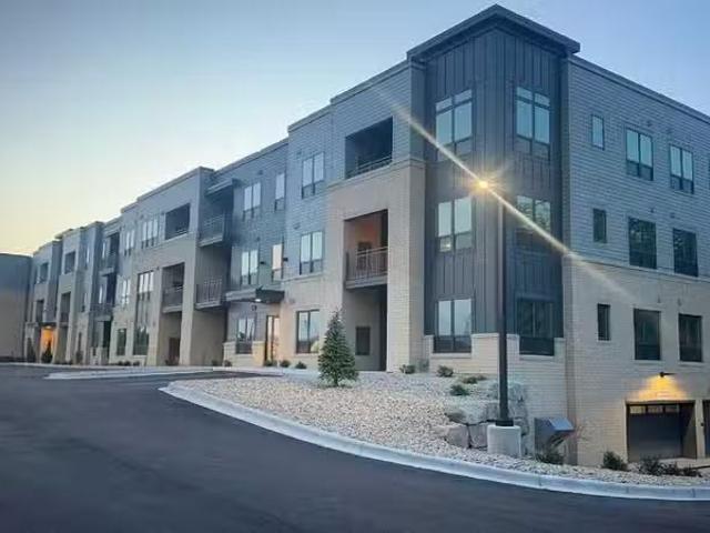 1BR/1.0BA 880 N Main
