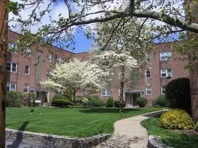 1BR/1.0BA 96 106 E. Manning St