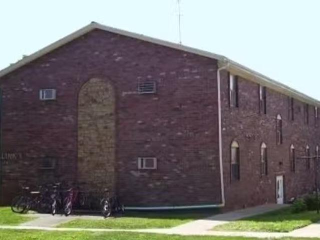 1BR/1.0BA 0406 E. 11th Street