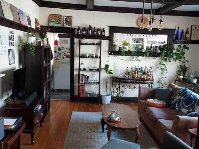 1BR/1.0BA 304 W. Washington