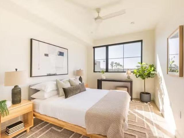 1BR/1.0BA The Flats South Oceanside