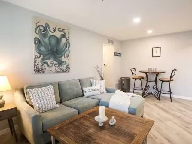 1BR/1.0BA Toes in the Sand at Reddington Shores