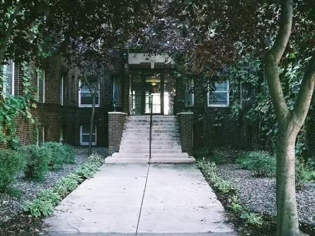 1BR/1.0BA Twin Court Apartments