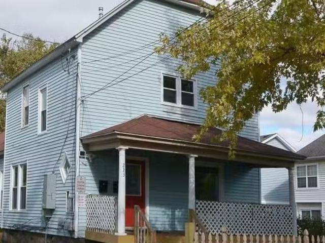 1BR/1.0BA E North St 223