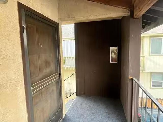 1BR/1.0BA EC415 Eagle Cloud Holdings LLC