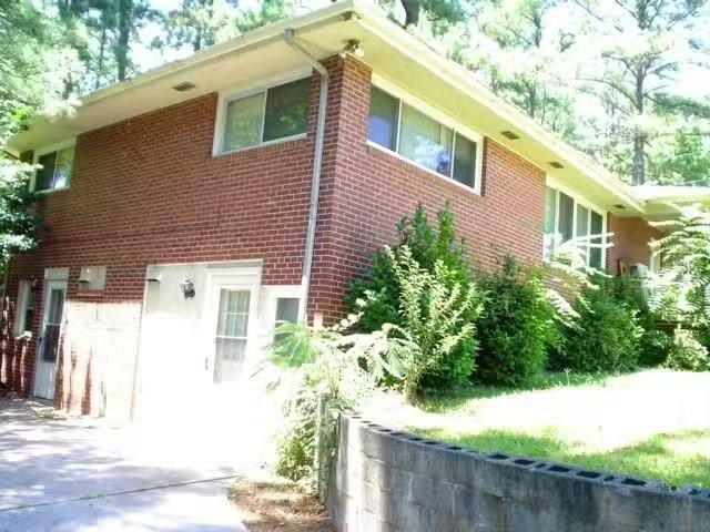 1BR/1.0BA Gorman St 1204