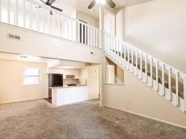 1BR/1.0BA Ozmun Properties