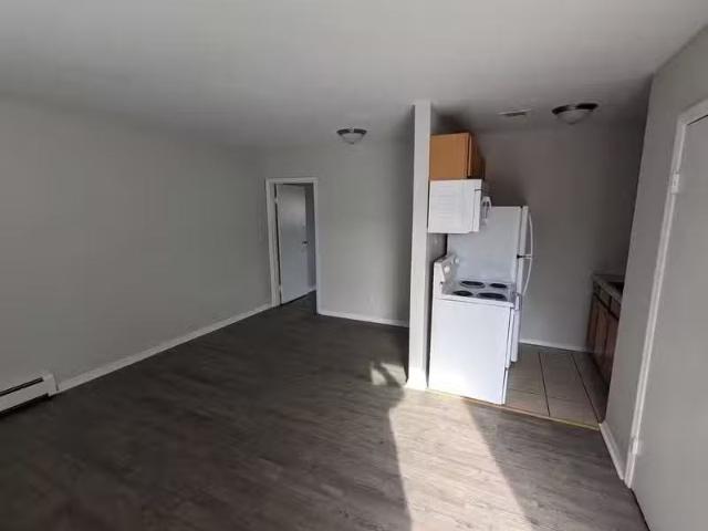 1BR/1.0BA Quiet Pleasant Ridge Apartment
