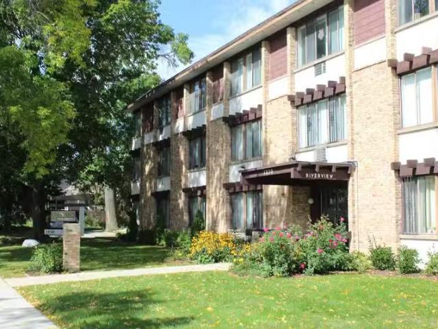 1BR/1.0BA Riverview Apartments