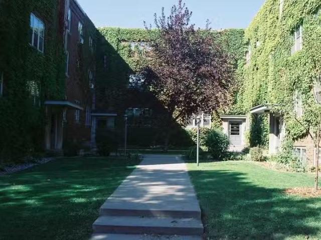 1BR/1.0BA Stanley Hall Court Apartments
