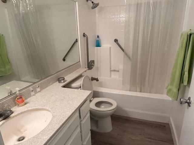 1BR/1BA in 2B/2BA Sublease in North Hollywood