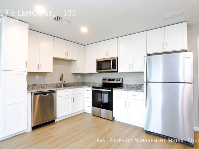1BR/1BA in Lakeland | In Unit Washer & Dryer