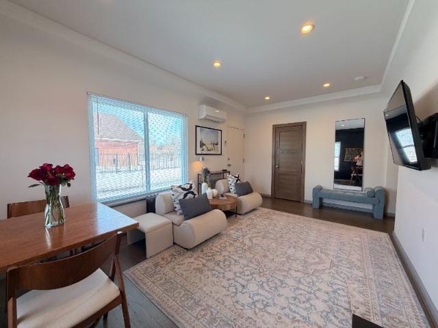 1BR Apt in East Village Walk for Coffee & Dining