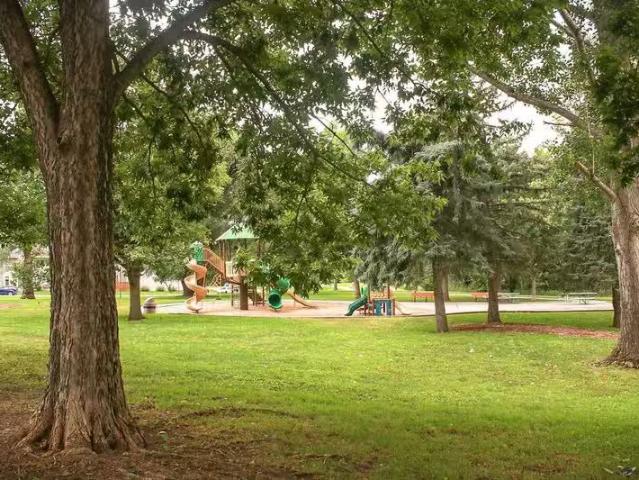1Br Grand West at Briarwood