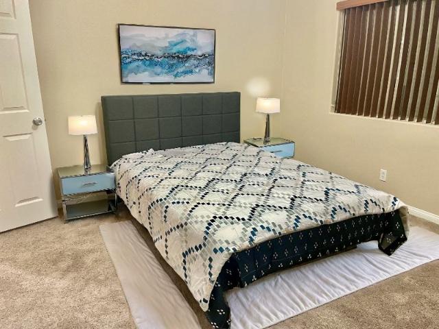 1BR Room for Rent in Palm Desert_Shared Bath