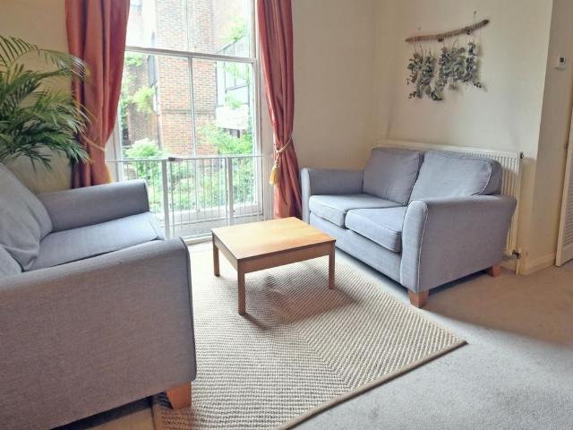 1F Oval Road, London NW1, 2 bed flat to rent, £2,600 pcm | PrimeLocation