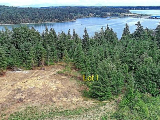 1I Triangle Cove Ln, Camano Island, WA 98282