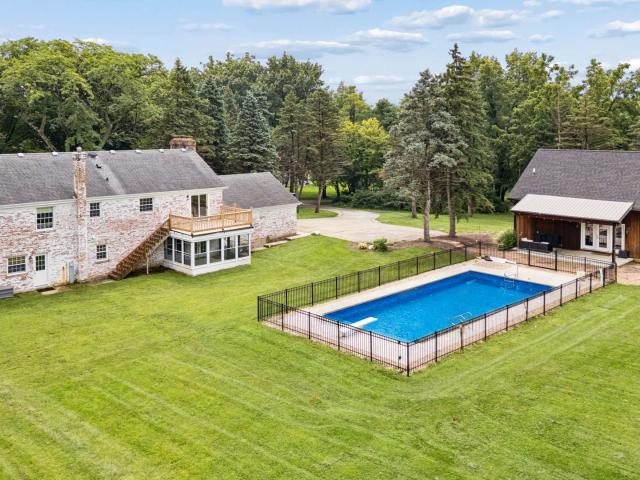 1N480 Indian Knoll Road