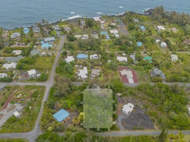 1st Ave, Keaau, HI 96749