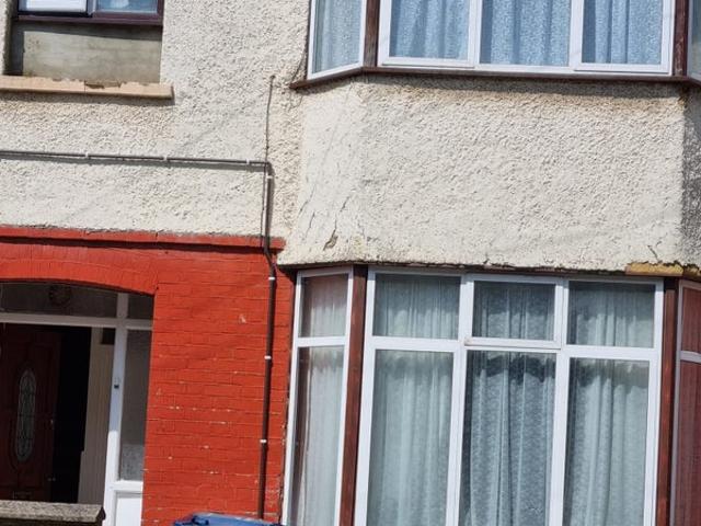 1st Floor 2 bedrooms