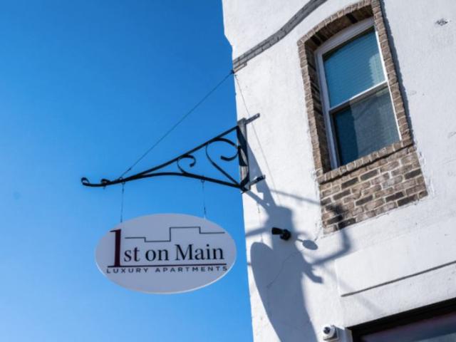 1st on Main Luxury Apartment_#311
