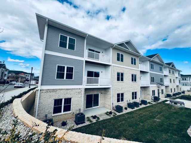 1st Month Rent Free THE CROWN AT CORNERSTONE