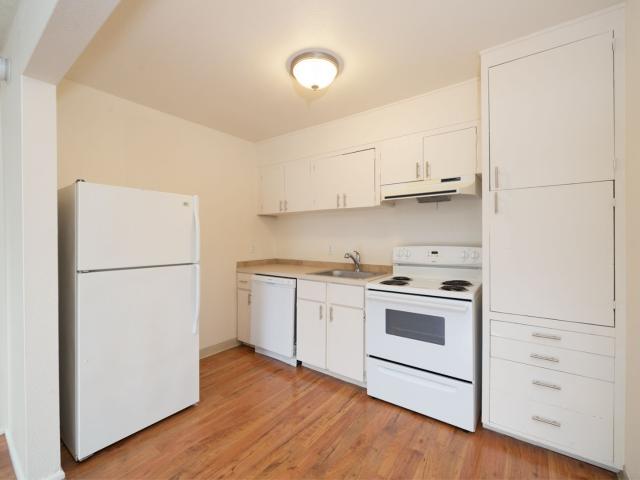 SPRING SPECIAL 1ST MONTH RENT FREE! 1 bedroom in NE!