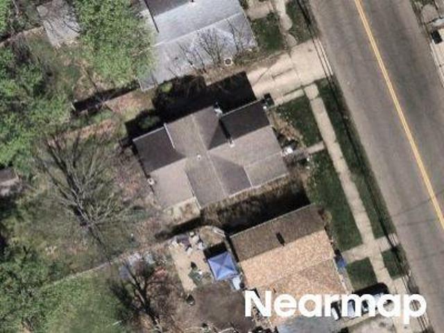 1st St NE