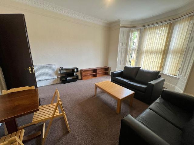 1/R, 270 Perth Road, Dundee DD2, 2 bed flat to rent, £800 pcm | PrimeLocation