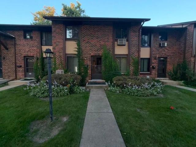 1S255 Dillon Ln, Villa Park, IL 60181